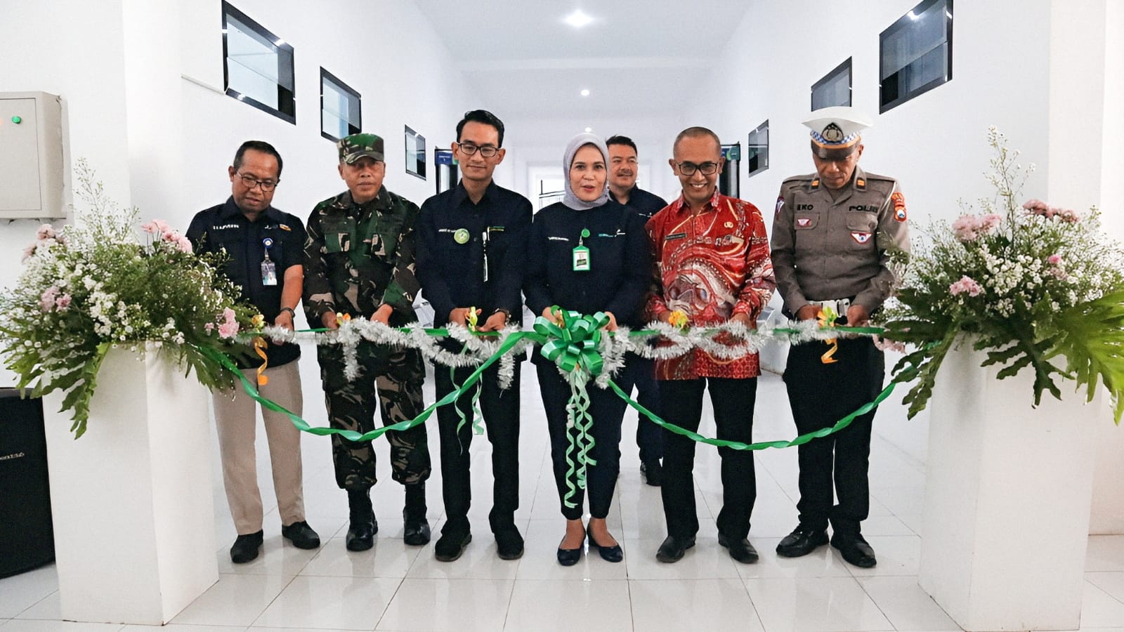 Bersiap simbolis meresmikan gedung baru RSU Pindad Turen. (Dokumentasi ...