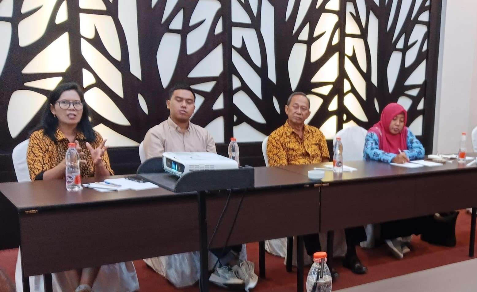 UMKM O’o Suwaru bersama BBPP Ketindan saat mengikuti Focused Group Discussion (FGD) yang ...
