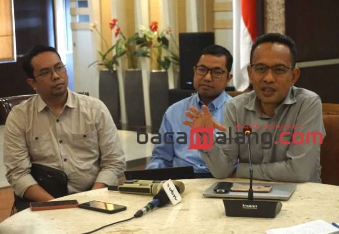 Selain itu, imbuh Ali, UB juga diminta untuk menentukan Biaya Kuliah ...