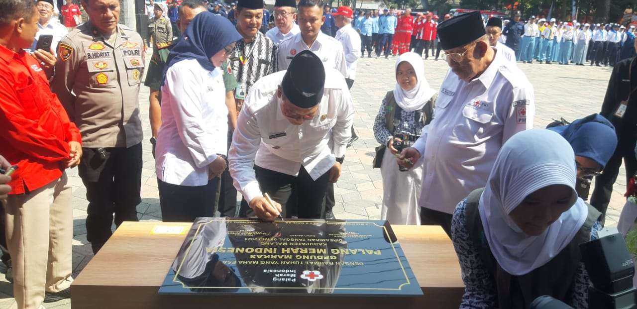 Wakil Bupati Malang Didik Gatot Subroto meresmikan gedung baru di ...